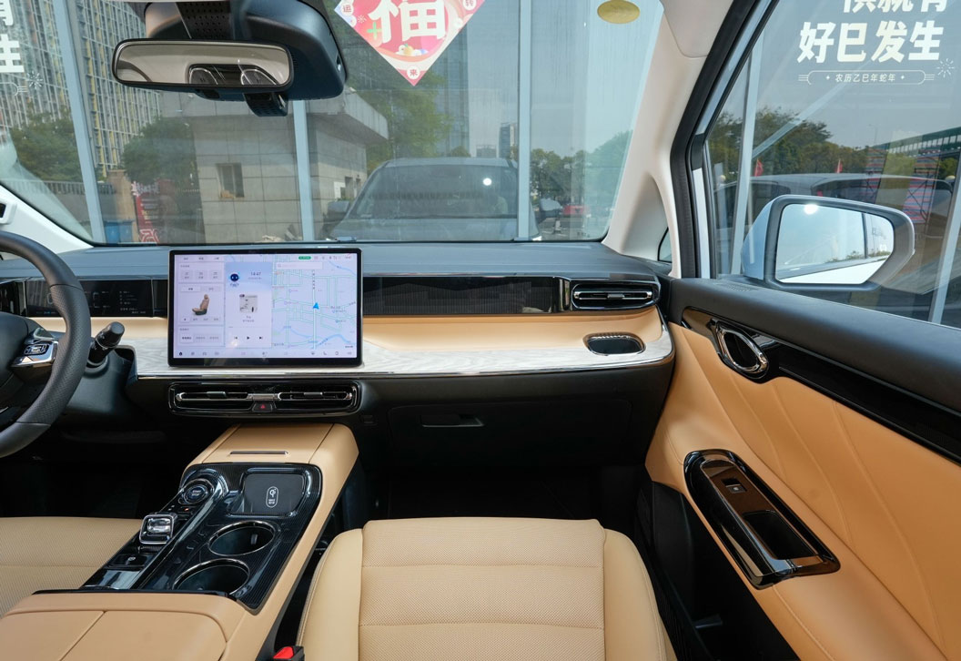 20.36万起 | 移动的智能客厅 传祺E8 PHEV新能源MPV全维度测评 - EV电动汽车･世界电动汽车机器人资讯网